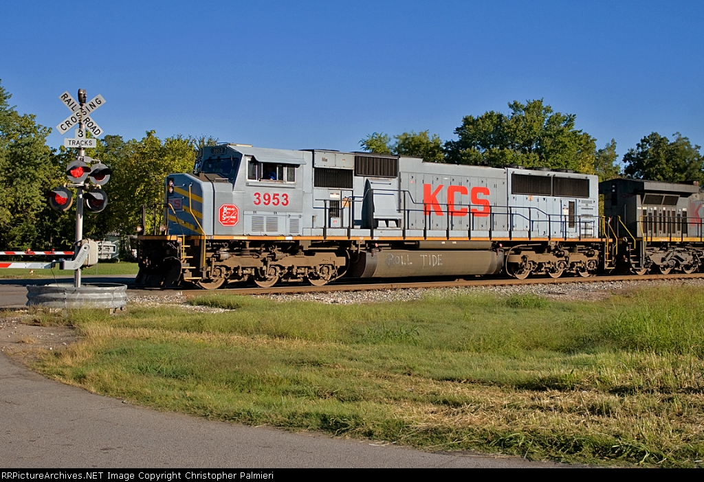 KCS 3953 leads KCS M-KCSH-30